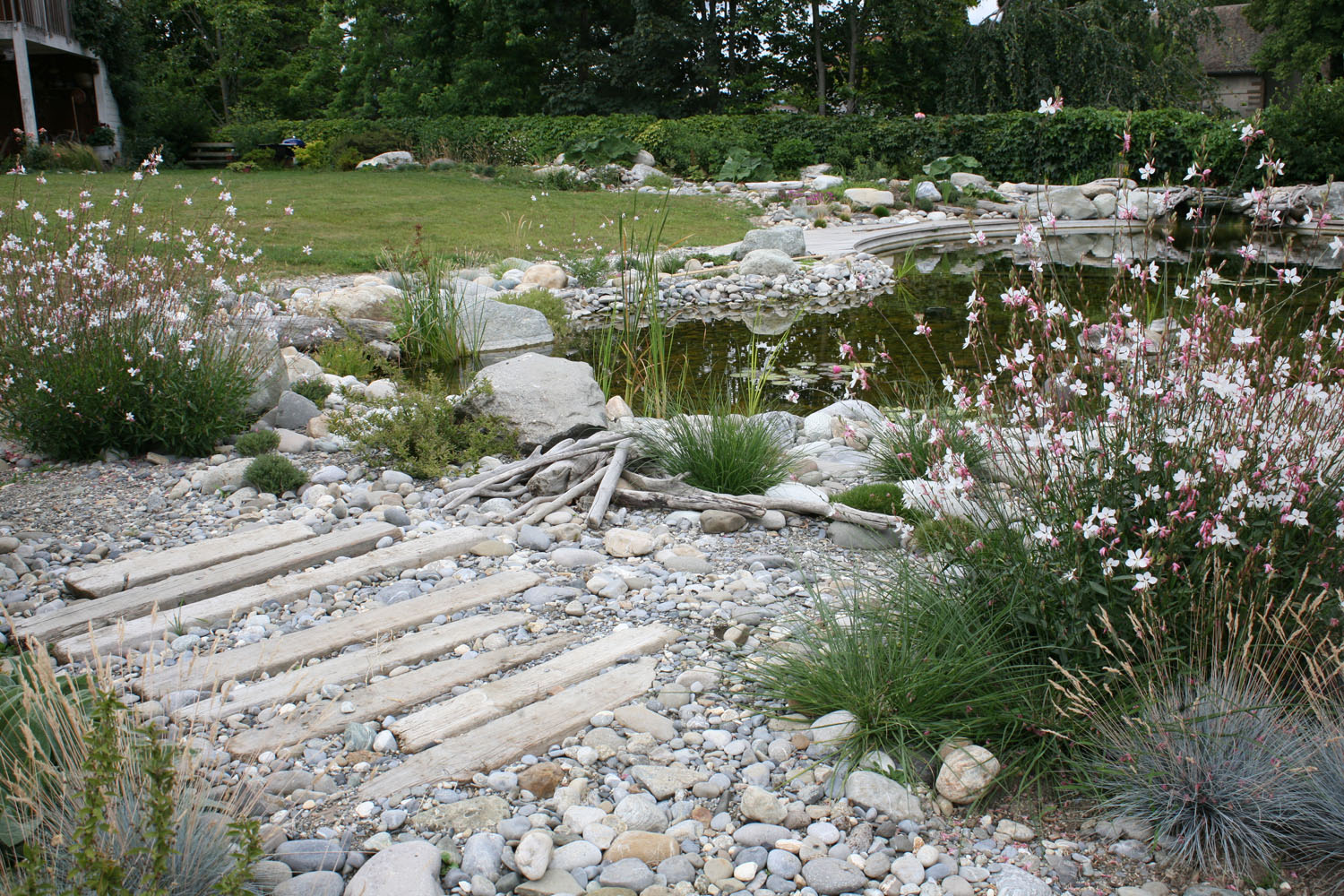 Un pierrier bien réalisé est source de vie et de beauté… - Mise en Scène